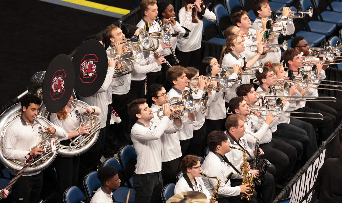 USC WBB coach Dawn Staley shouts out band after NCAA win | The State