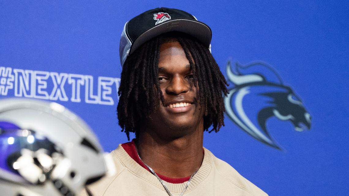 South Carolina football: Jordon Gidron signs with Gamecocks | The State