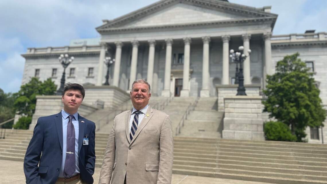 Convicted Jan. 6 Capitol rioter working at SC House as page | The State