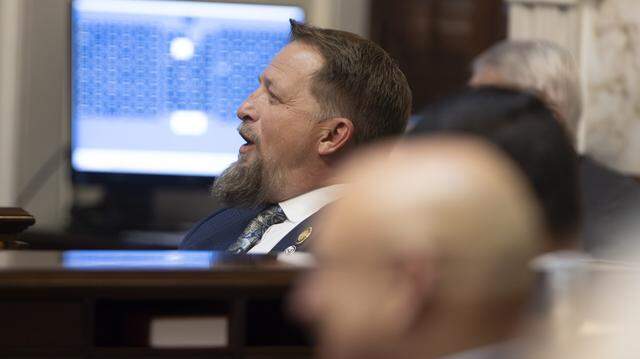 SC cracks down on endless scrolling on social media by teens | The State