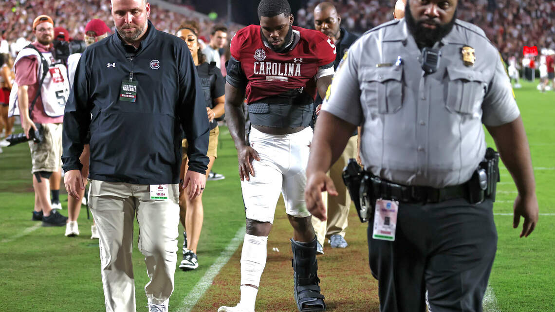 South Carolina RB Rocket Sanders leaves Akron game with injury | The State