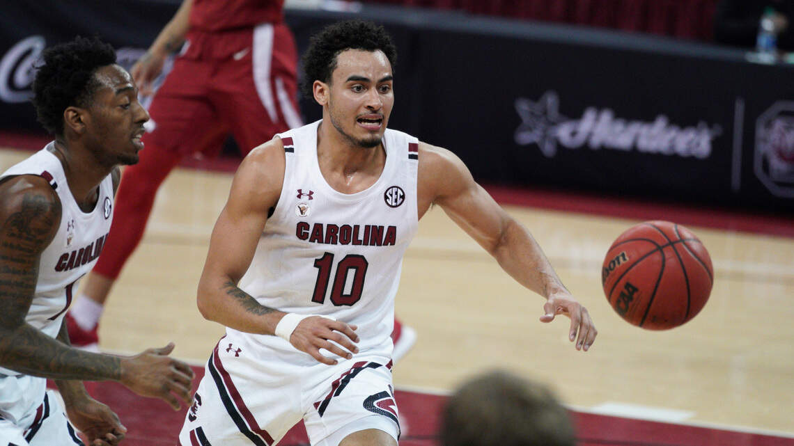 Justin Minaya leaving South Carolina basketball for NBA draft | The State