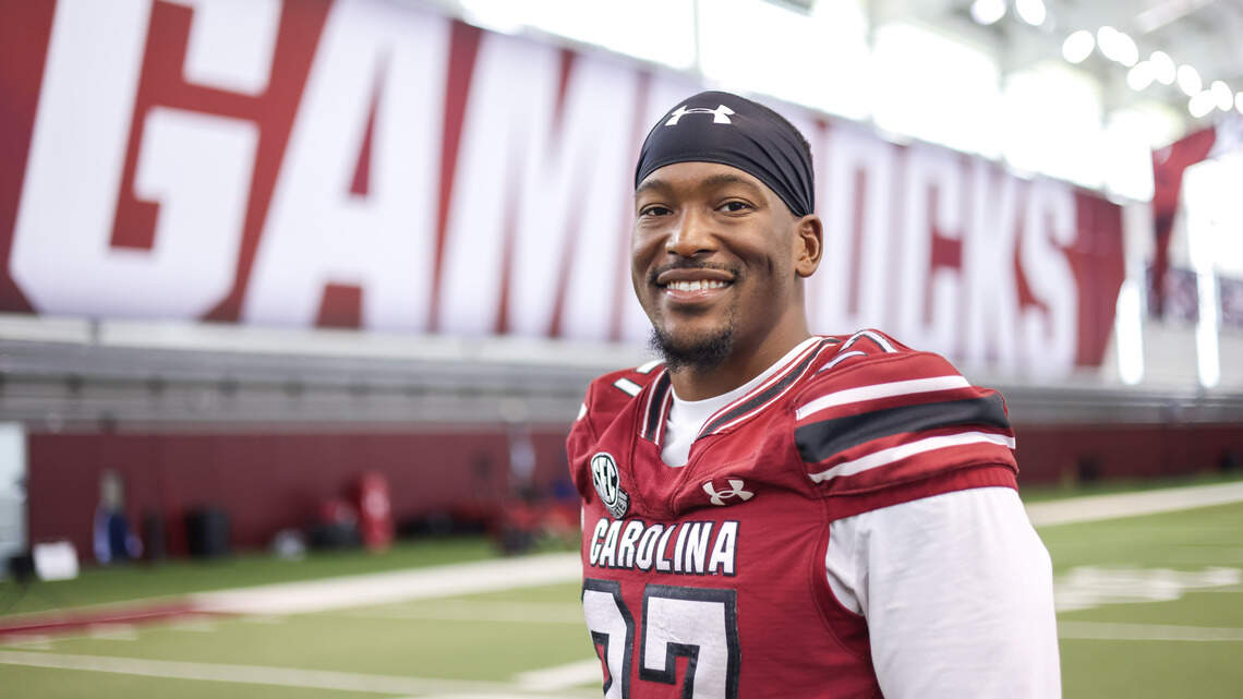 Oscar Adaway embracing leadership role in Gamecocks RB room | The State