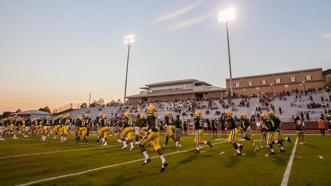 Teens charged for fight ending Spring Valley SC football game | The State